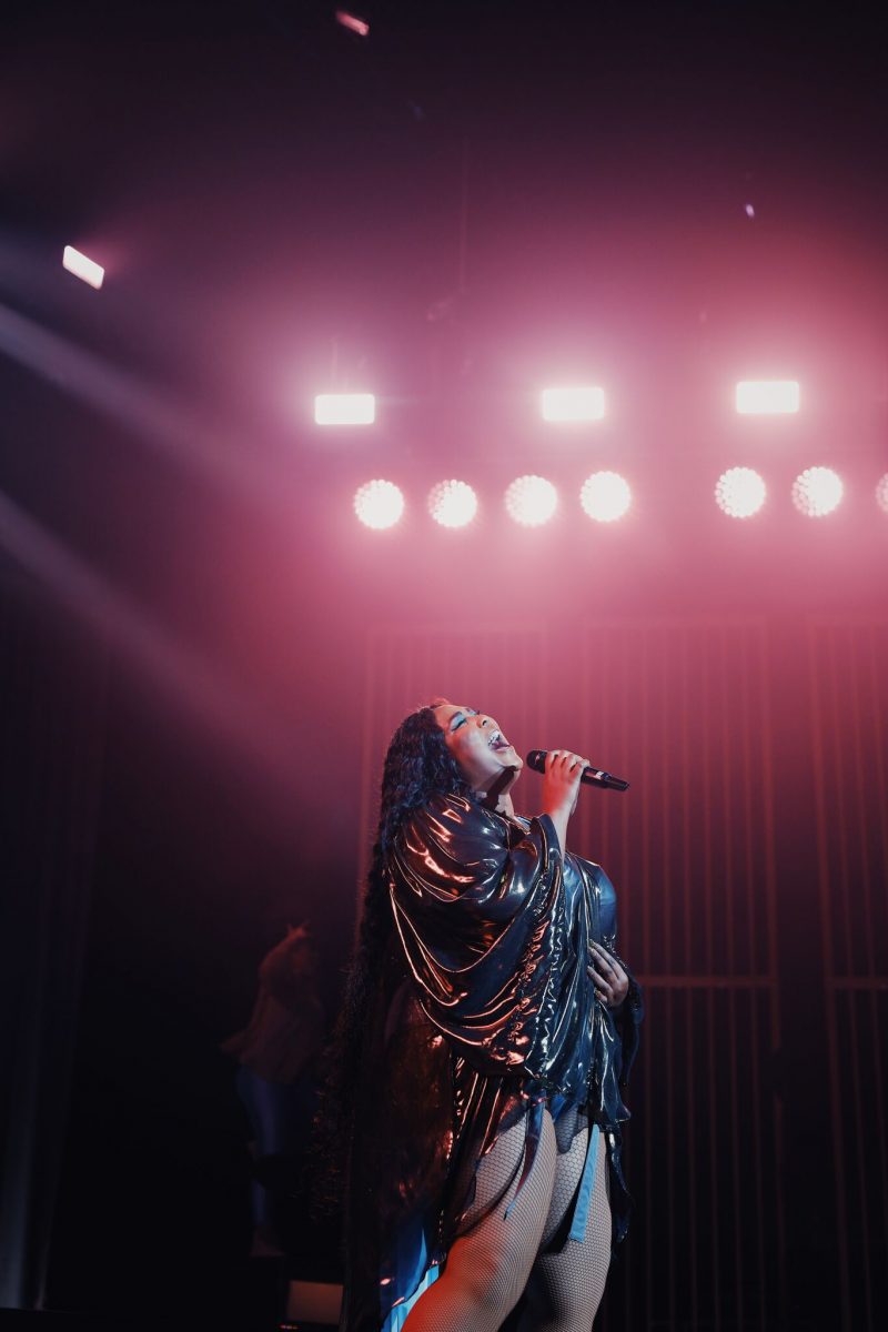 Lizzo brings fat girl, black girl magic to Fillmore Miami - The Miami ...